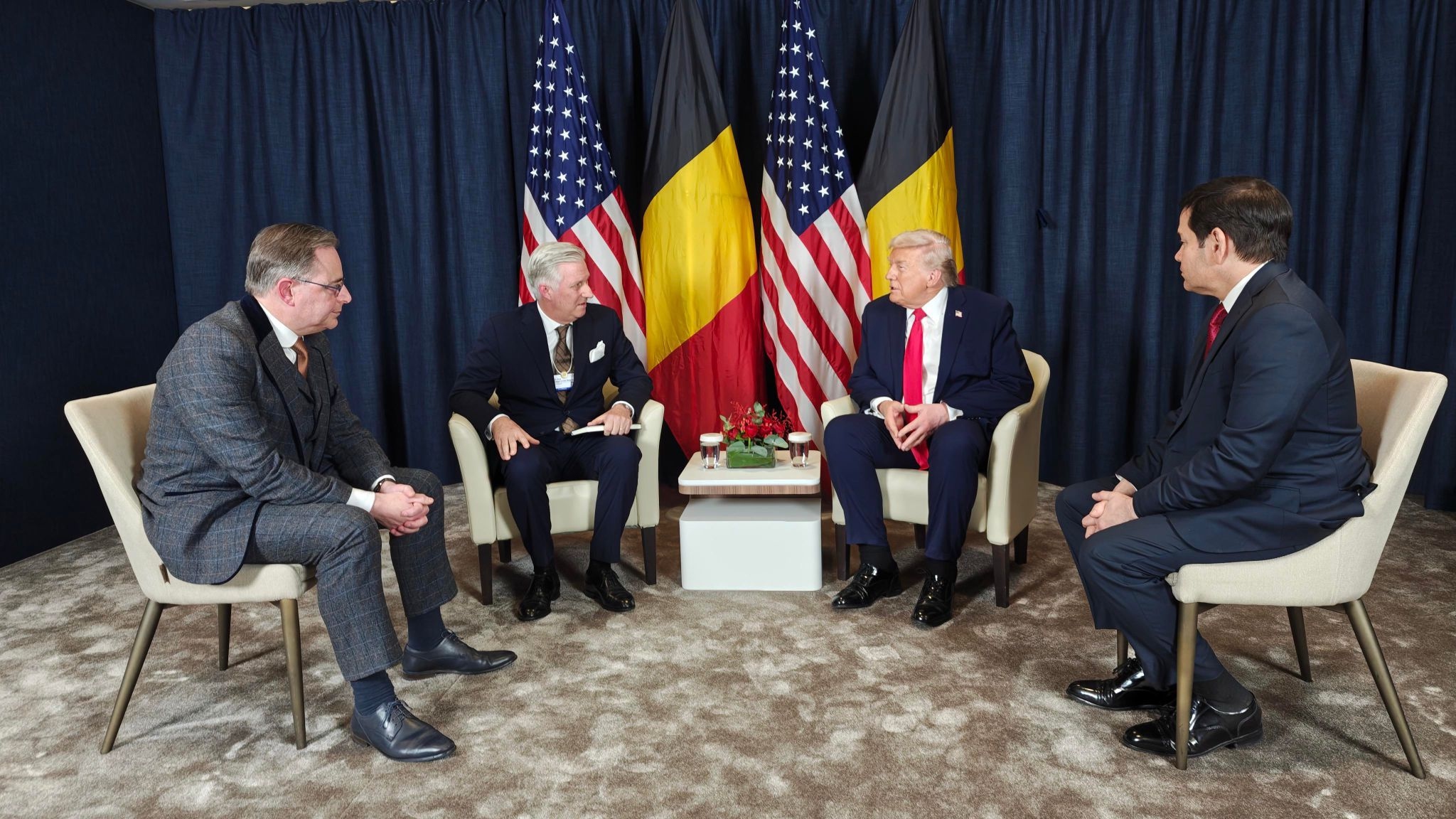 De Wever calls on Europe to 'stop drifting on waves created by others'